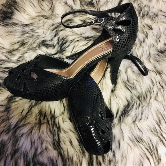 Impo | Shoes | Impo Faux Snakeskin 3 2 Heel 1 Platform Black | Poshmark
